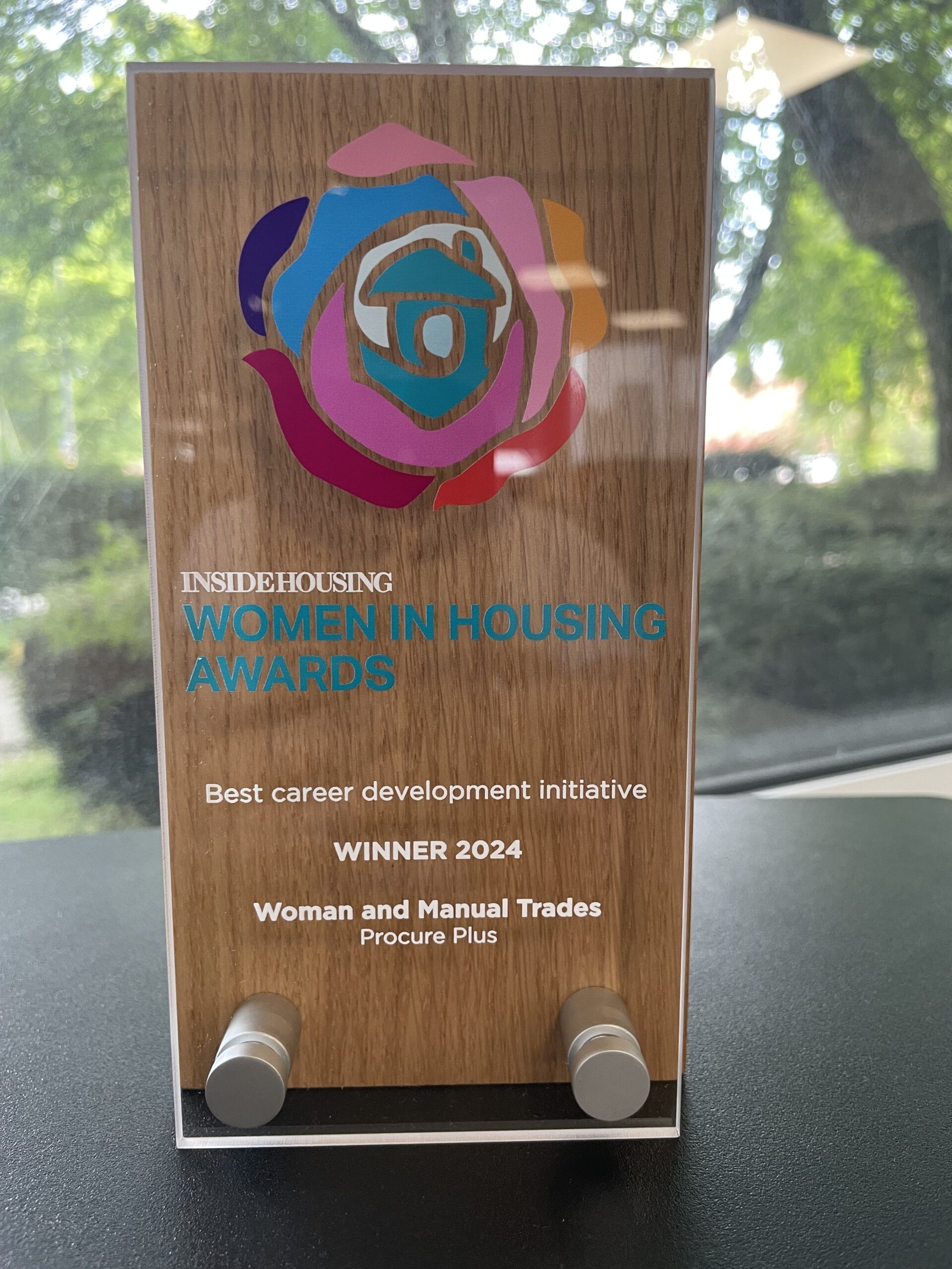 Winner alert!!! - Women and Manual Trades